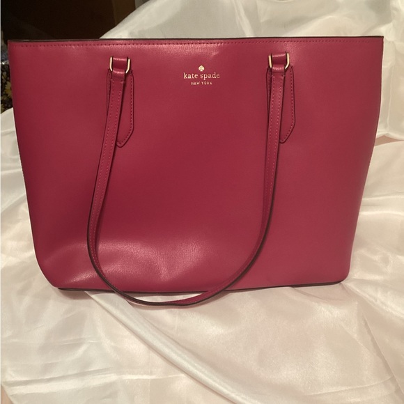 kate spade | Bags | Kate Spade Tote Nwot 5 X 1 12 One Interior Zipper ...